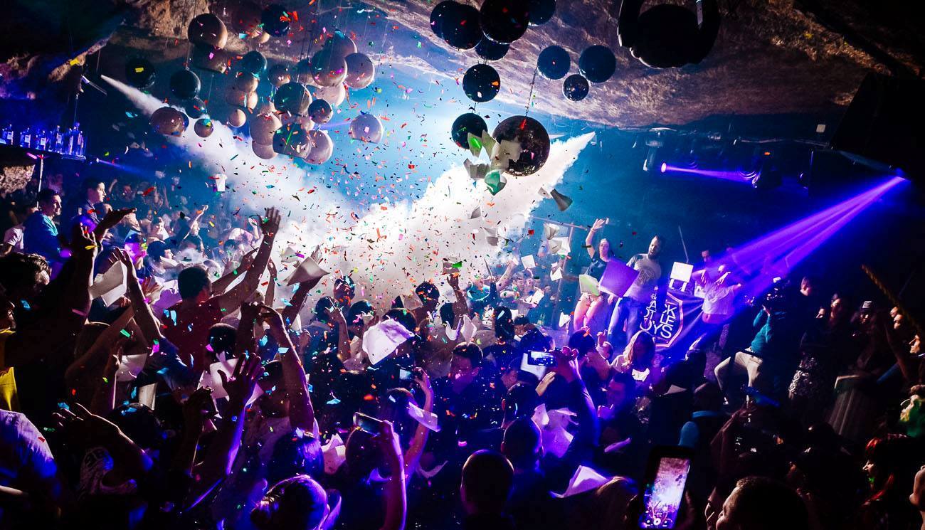 Vienna Philharmonic musicians go clubbing - Slippedisc