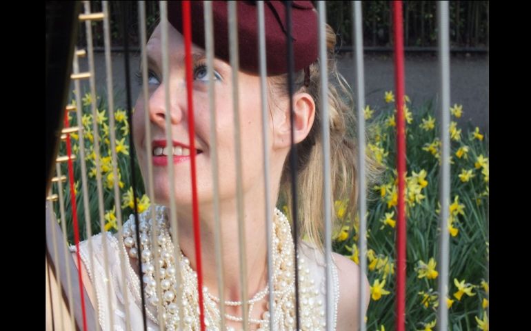 Leading UK harpist dies in road crash at 37 - Slippedisc