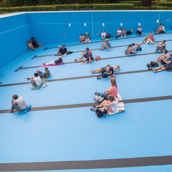 Germans are giving concerts in swimming pools - Slippedisc