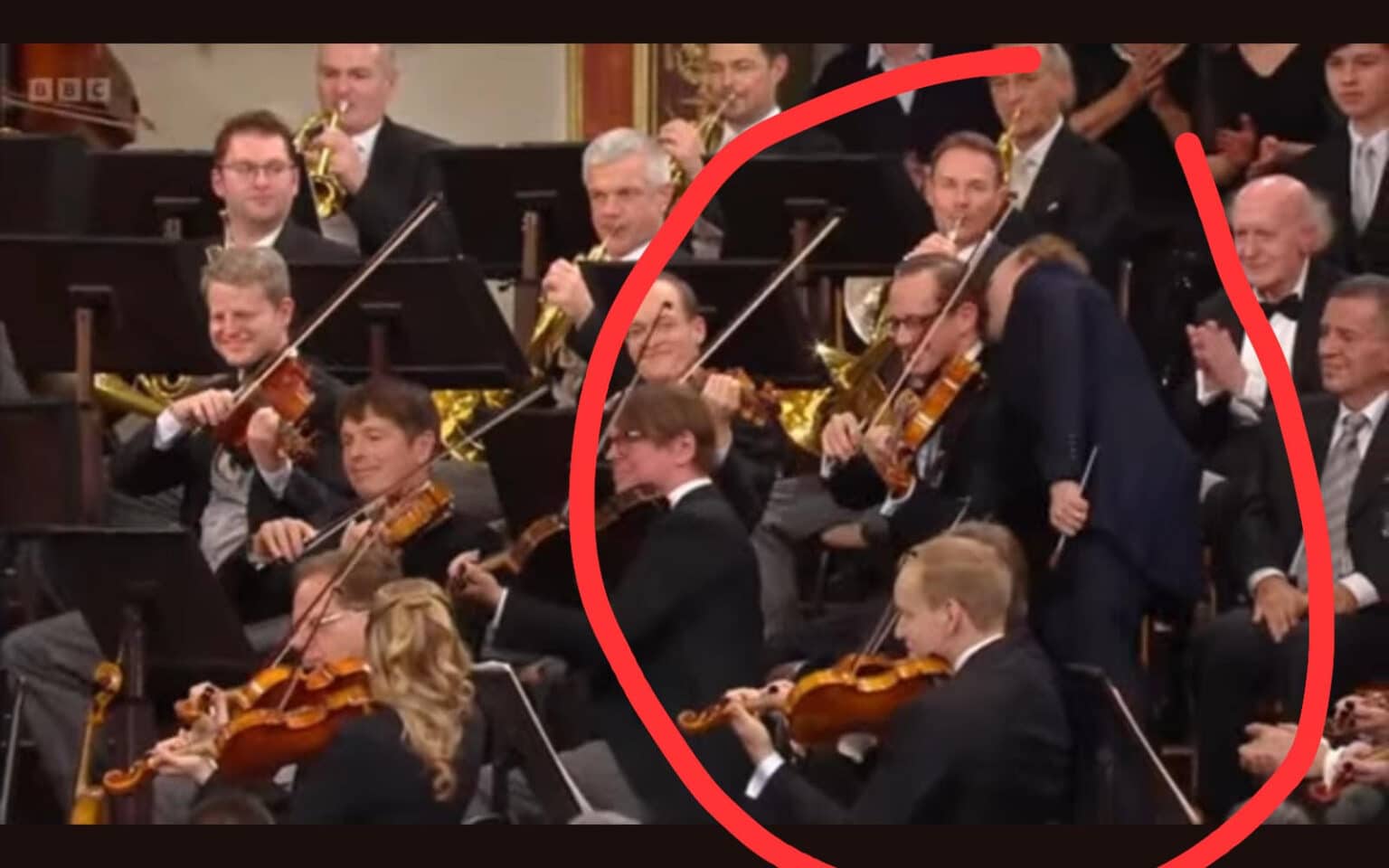 Is that Yannick kissing a Vienna violinist's neck? - Slippedisc
